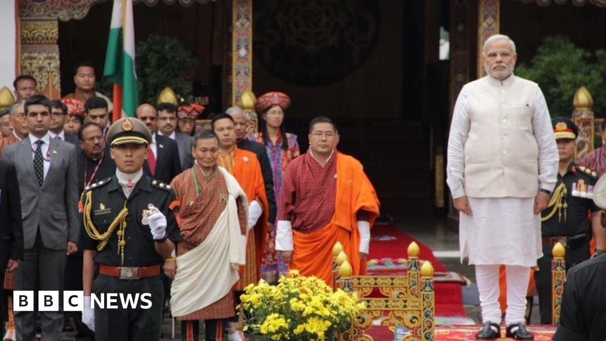 India's Narendra Modi woos Bhutan parliament - BBC News