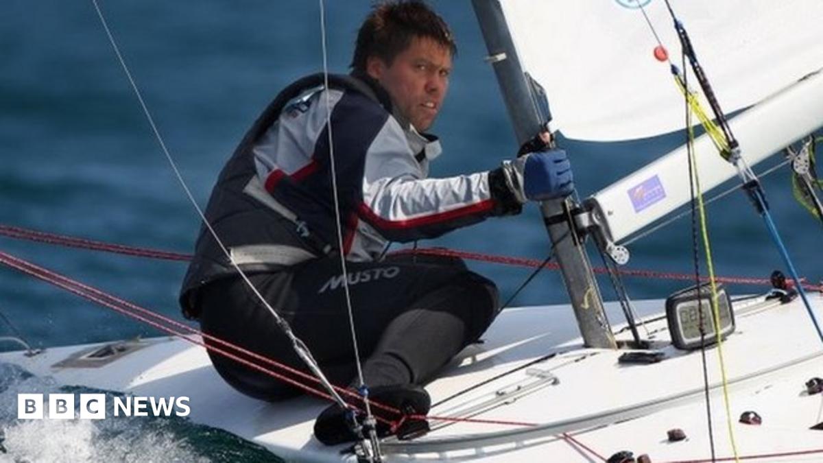 Olympic sailor Andrew Simpson remembered with world record bid - BBC News