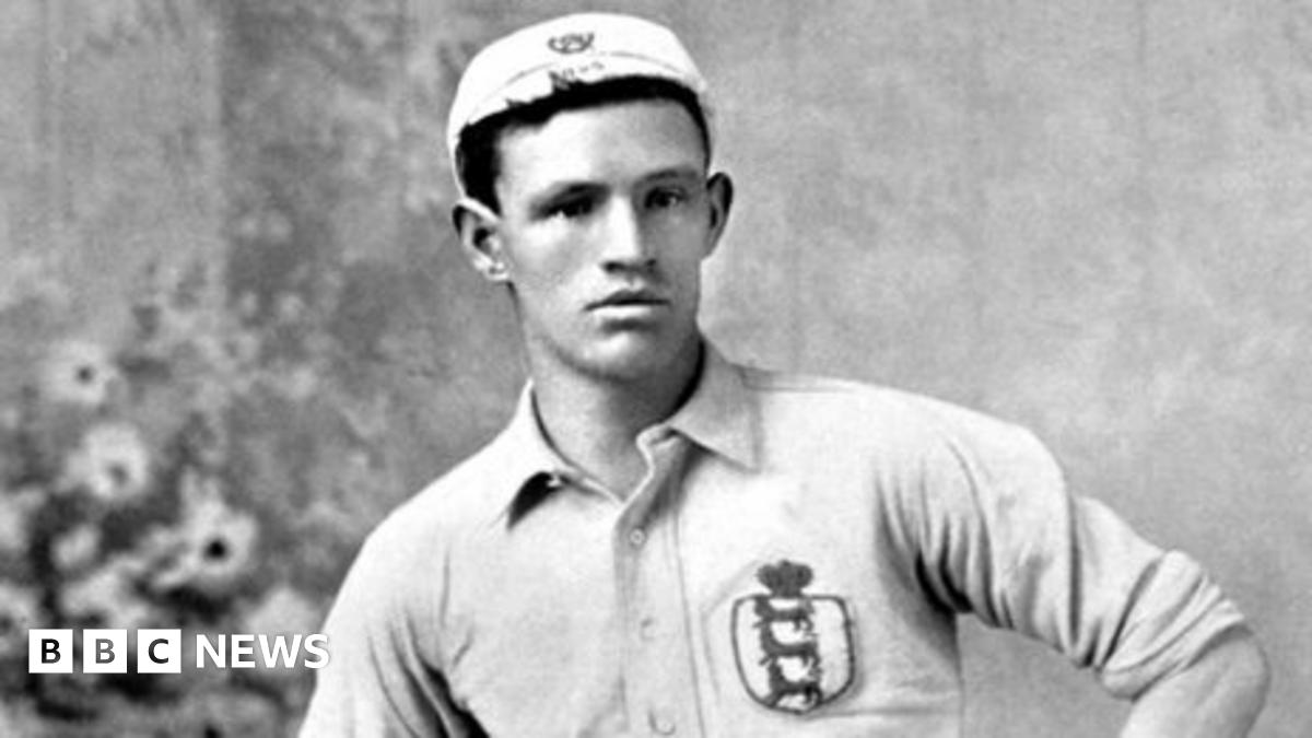 England team's first Romany footballer 'deserves recognition' - BBC News