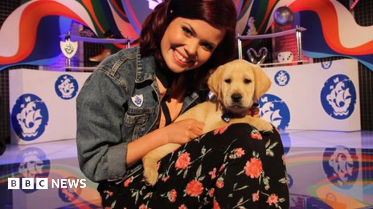 Blue Peter introduces new guide dog puppy to viewers - BBC News