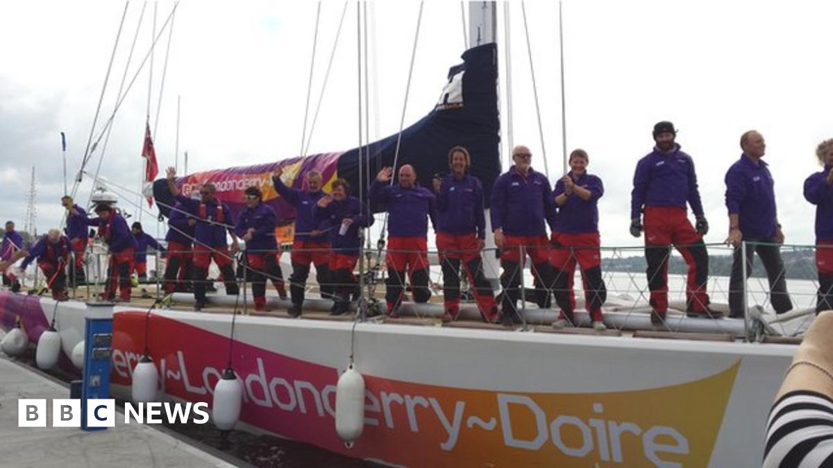 Derry-Londonderry-Doire clipper arrives in River Foyle - BBC News