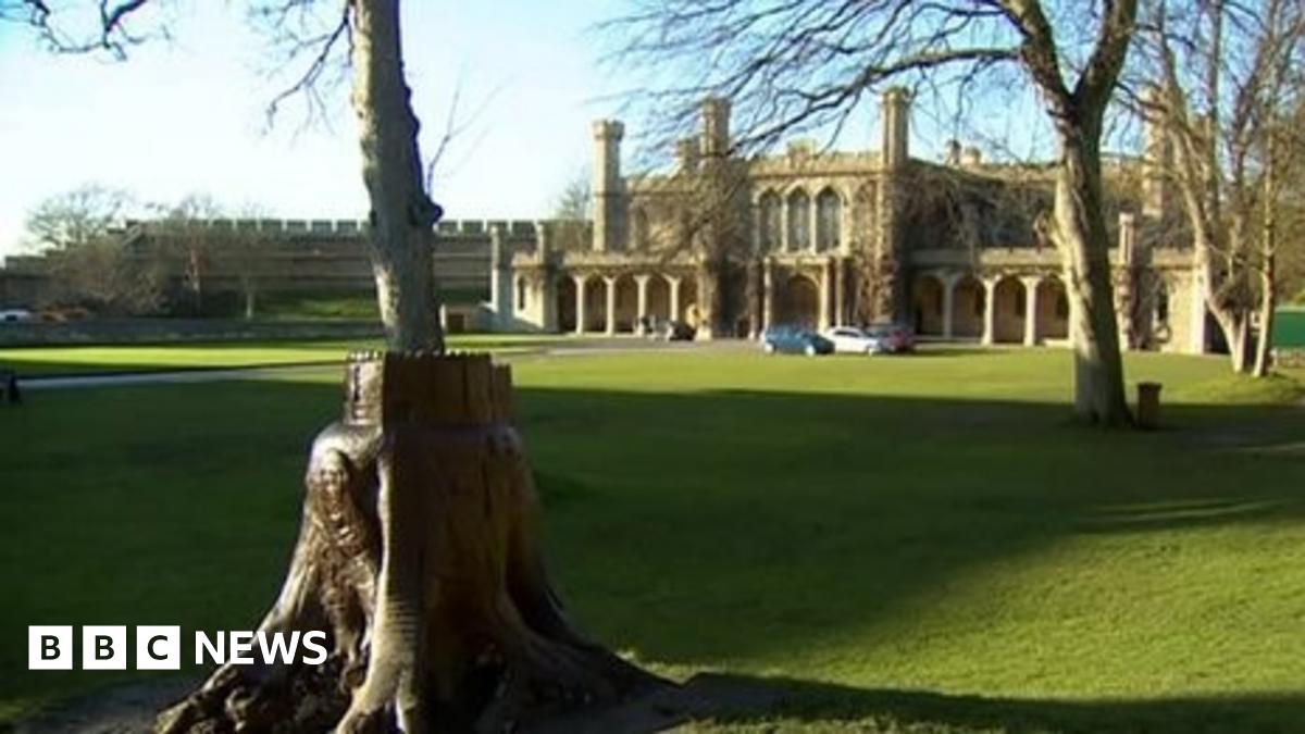 Grantham man Stephen Maskell jailed for child sex offences - BBC News