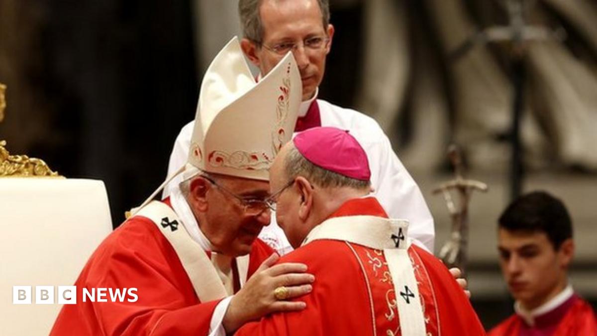 Liverpool Metropolitan Cathedral choir sings for Pope - BBC News