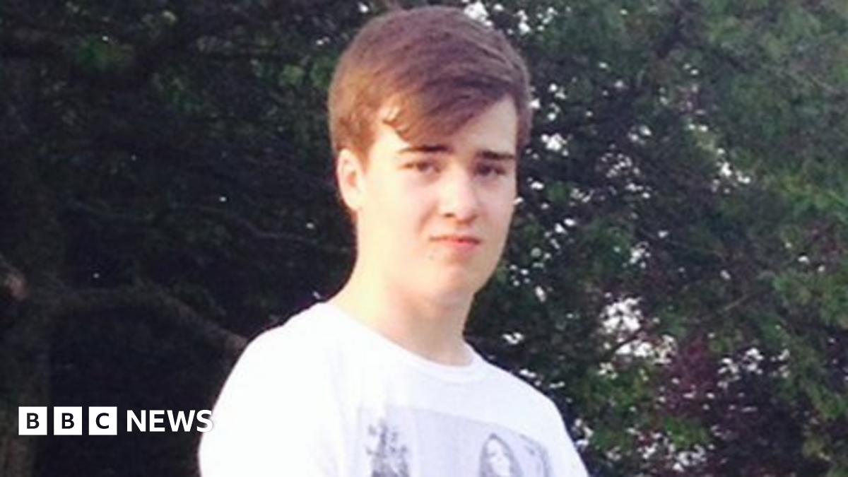 Scout death: Post-mortem examination due on Elliot Peacock - BBC News