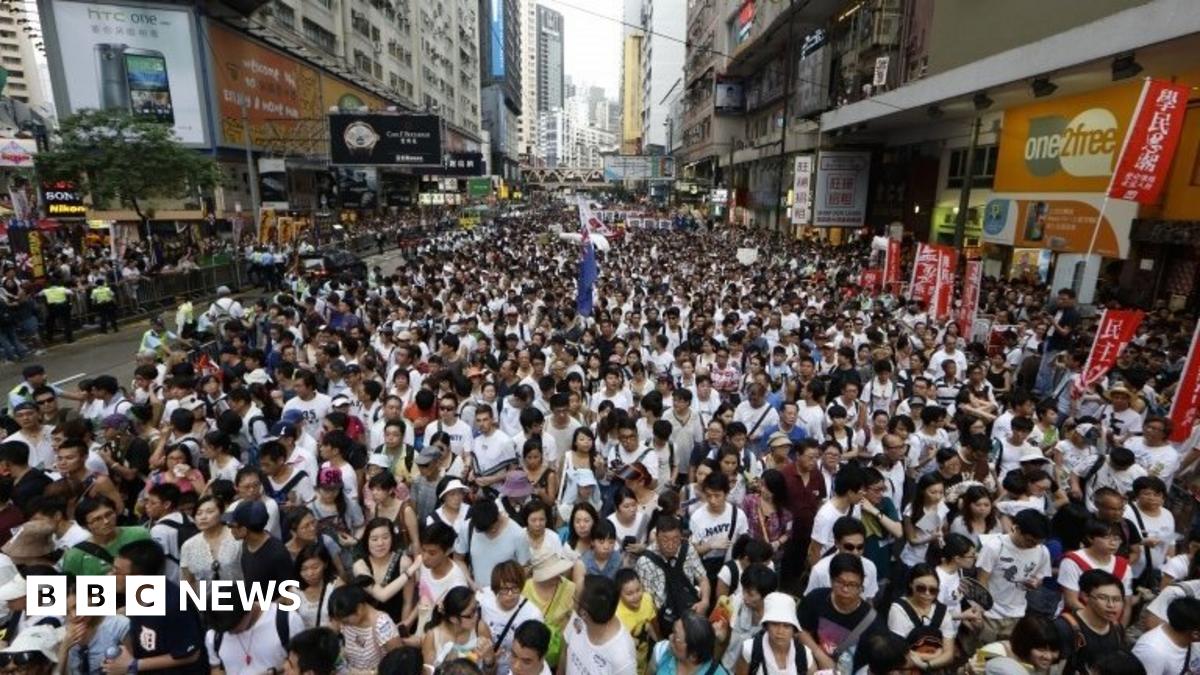 Hong Kong: Democracy rally 'draws 510,000 protesters' - BBC News