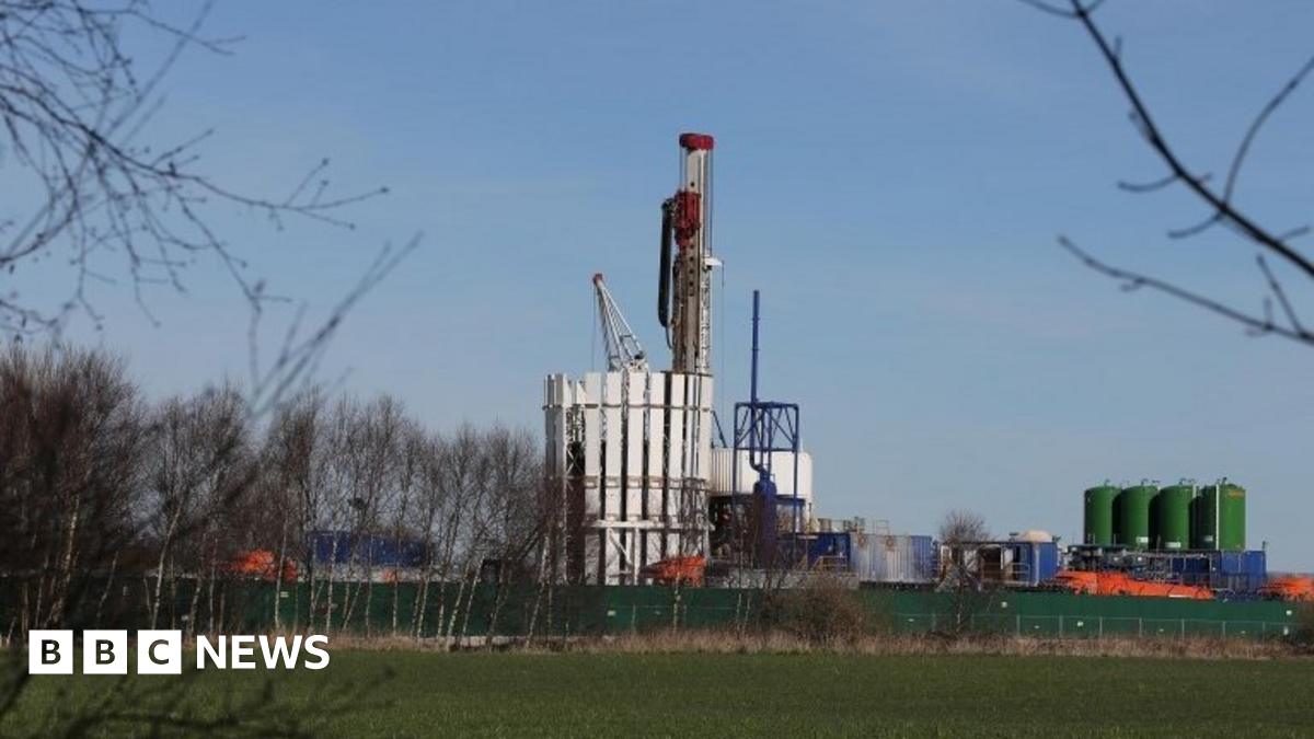 Study maps fracking methane risk to drinking water - BBC News
