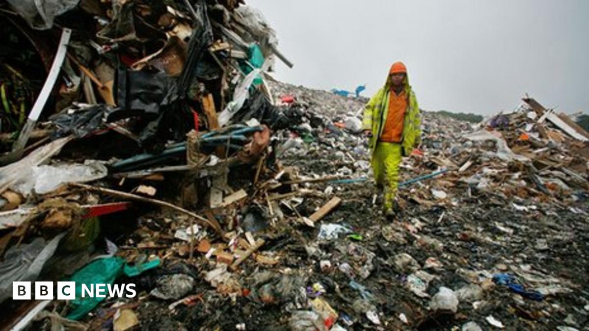 New EU rules on recycling pose problems for UK councils - BBC News