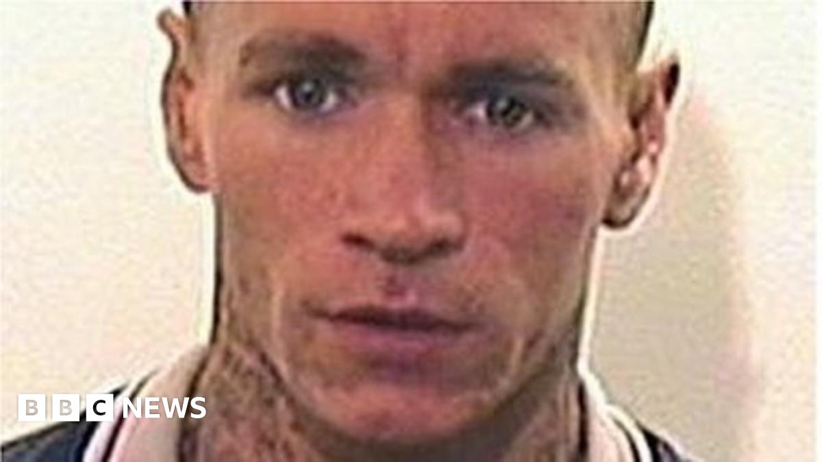 Dealer jailed for Saughton Prison drugs ring - BBC News