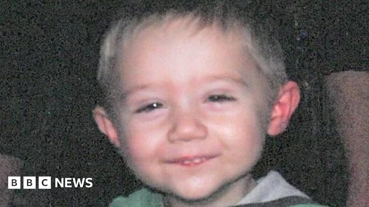 Hull mum Kerry Abel jailed over toddler son's drowning - BBC News