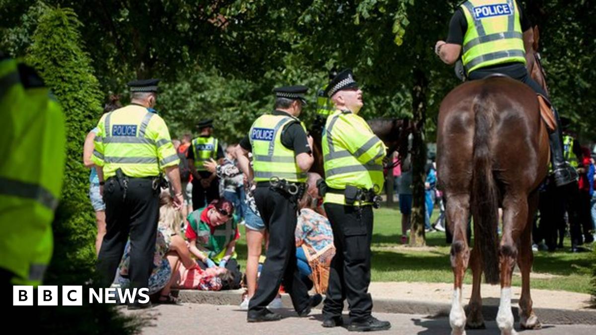 Orange Order defends right to parade - BBC News