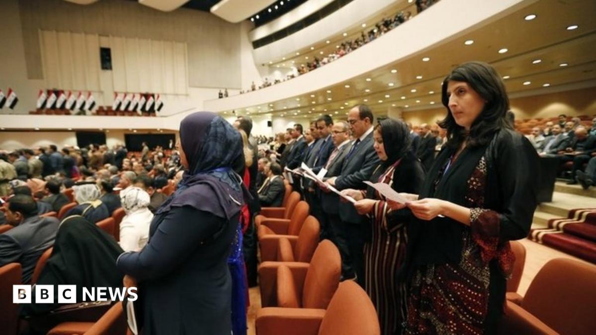 Iraqi MPs postpone electing leaders as violence continues - BBC News