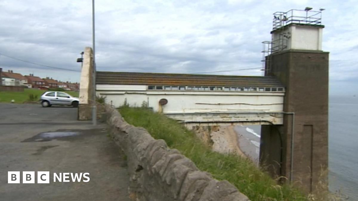Karl Carson Marsden Grotto cliff death witnesses sought - BBC News