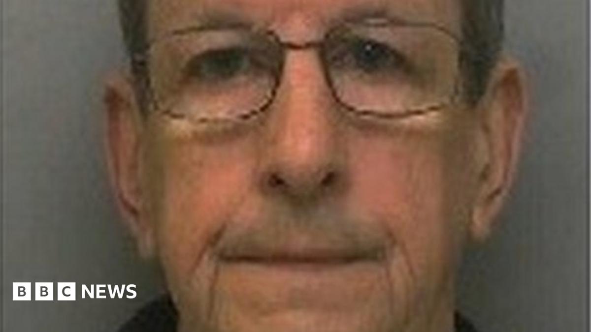 Somerset will writer Keith Webber ordered to repay £360k - BBC News