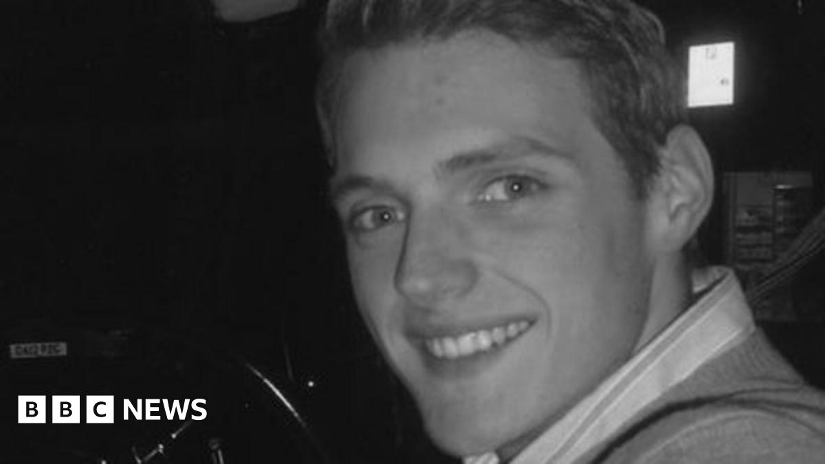 Tribute to Newcastle student after Rugby house death - BBC News
