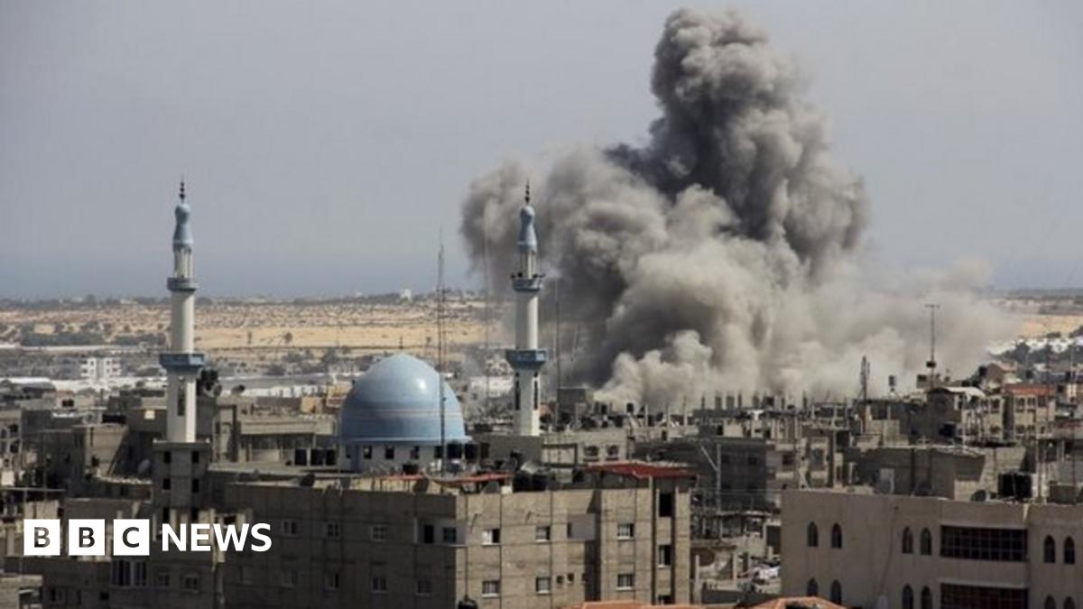 Israel 'to intensify Gaza attacks' - BBC News