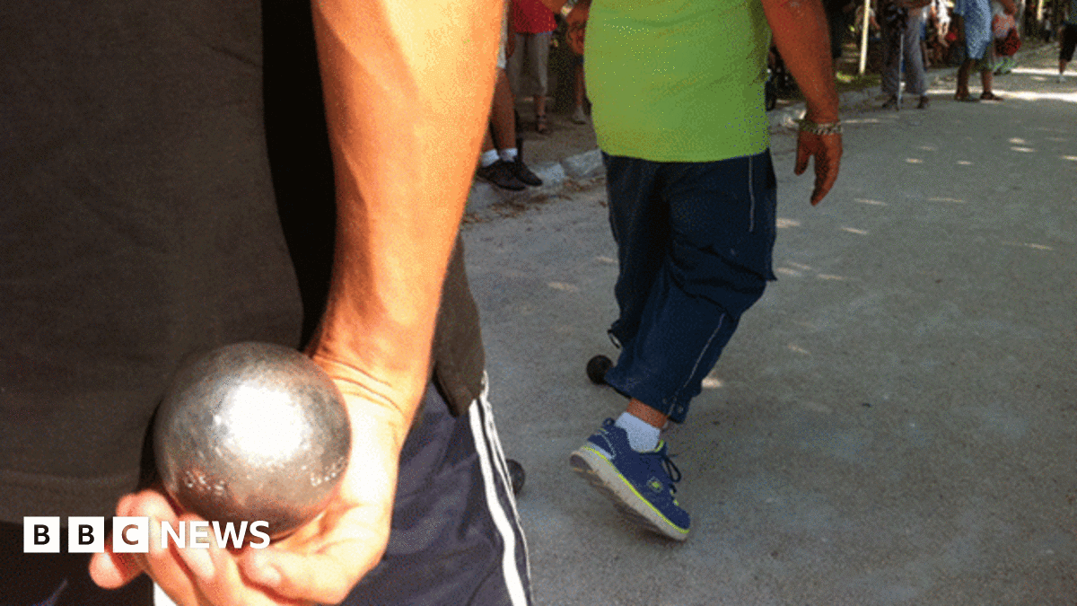 Marseille Boules: The World Cup France always wins - BBC News