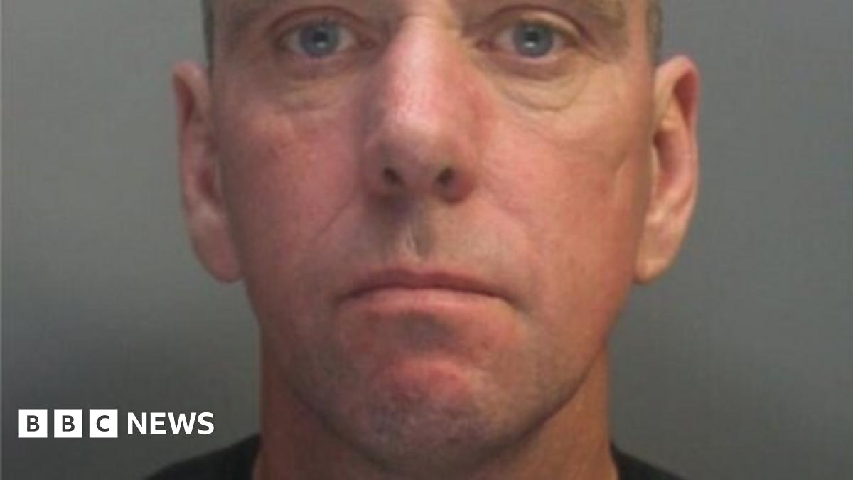 999 hoaxer Andrew Griffiths given suspended sentence - BBC News