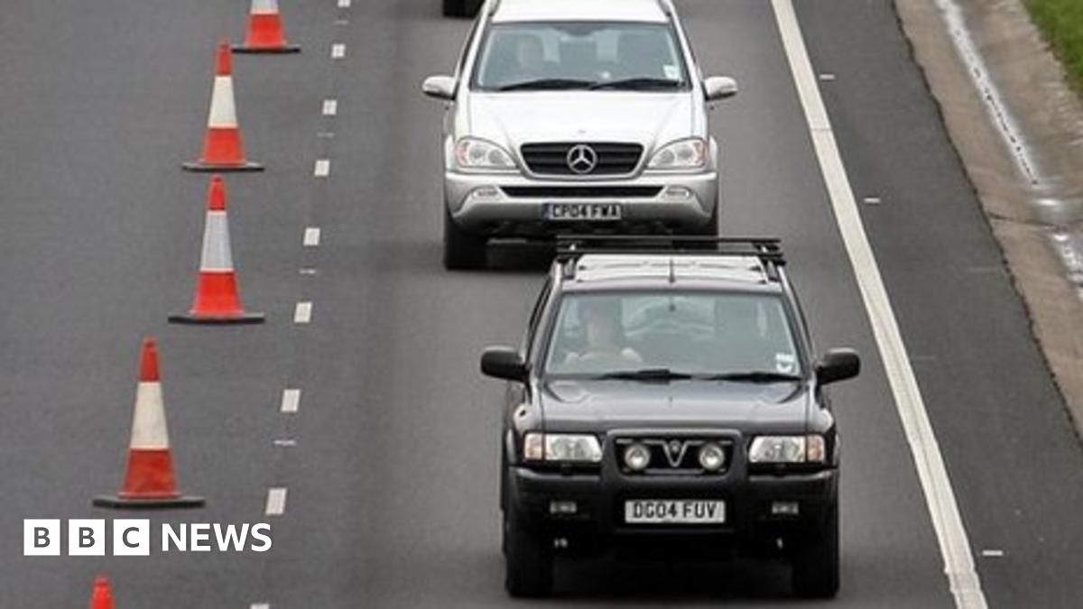 M62 and M60 see work begin on £208m 'smart motorway' scheme - BBC News