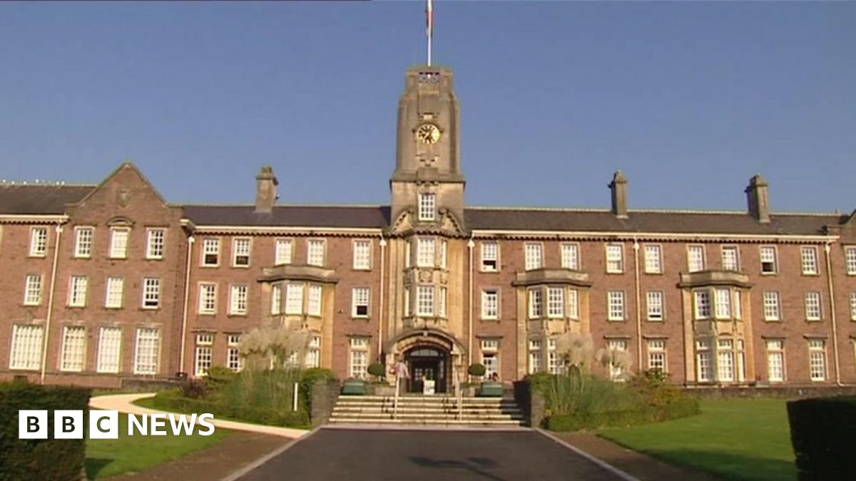 Caerleon uni campus closure plan puts 145 jobs at risk - BBC News
