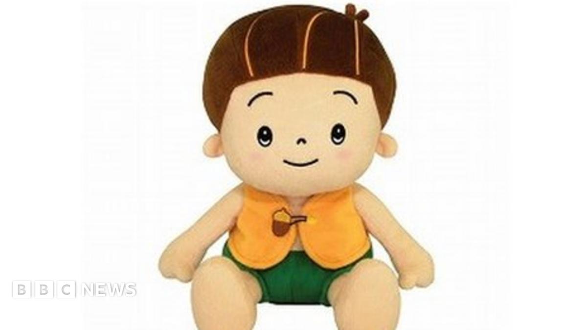 Japan: Child robot dolls help dementia sufferers - BBC News