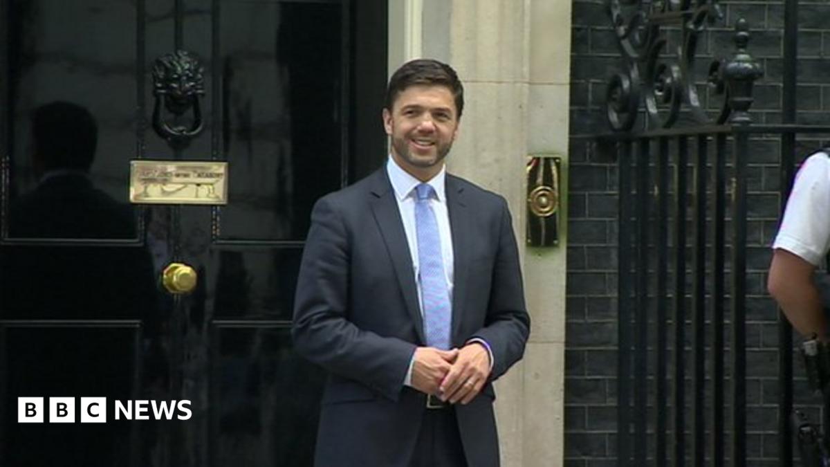 Stephen Crabb gets Wales secretary job - BBC News