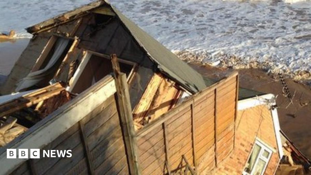 Hemsby storm surge couple vow never to return - BBC News