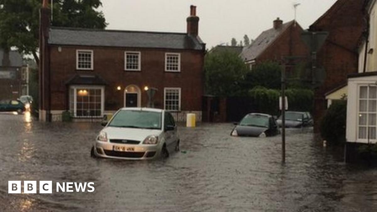 Floods follow intense storms in south-east England - BBC News