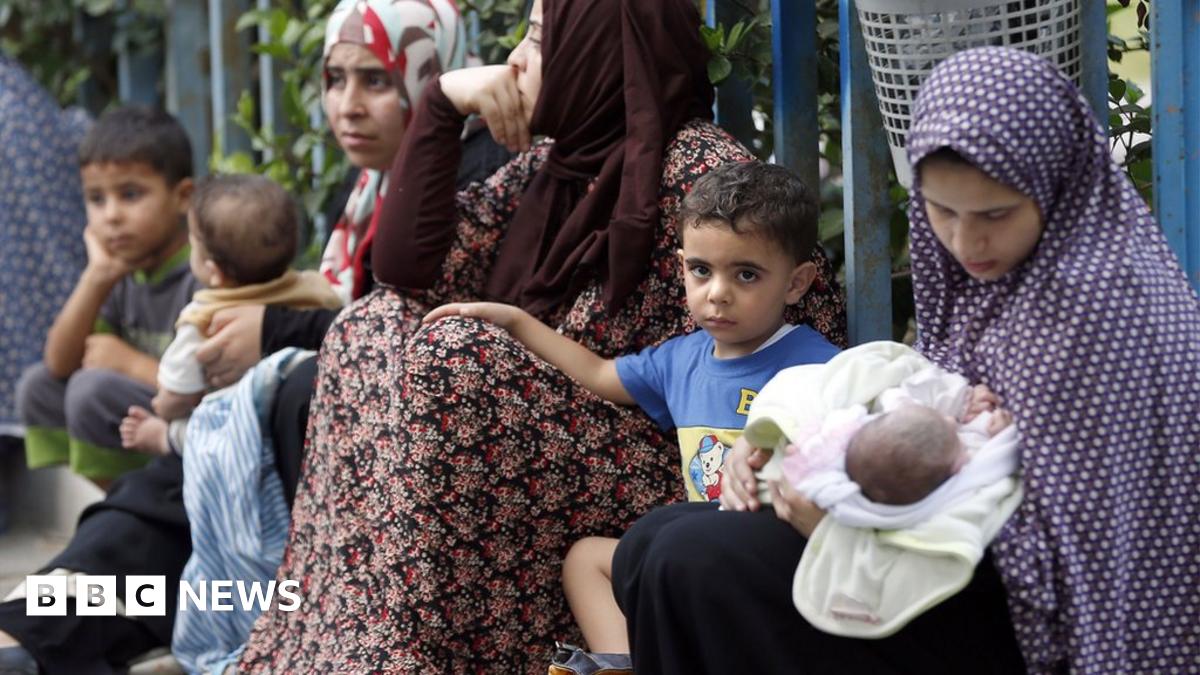 Gaza crisis: Shejaiya assault defines grimmest day - BBC News