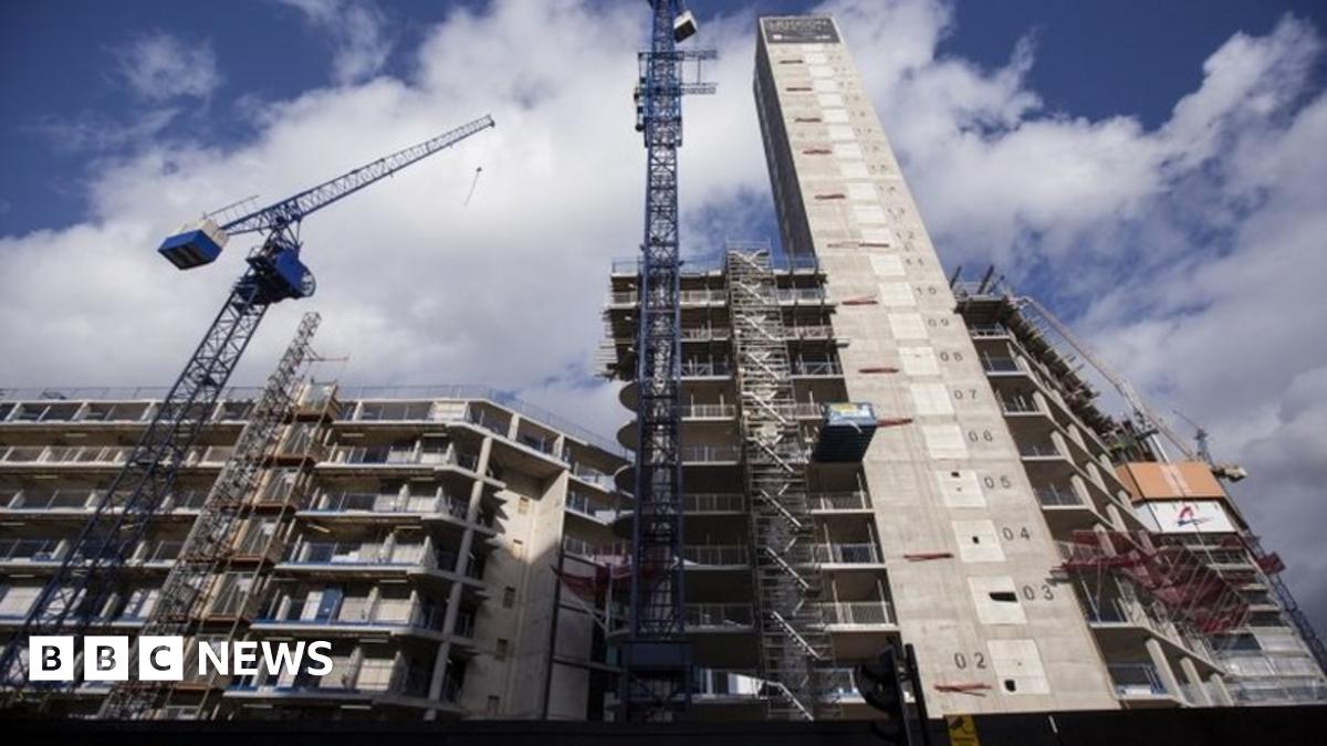 Mayor Boris Johnson 'to miss 55,000 housing target' - BBC News