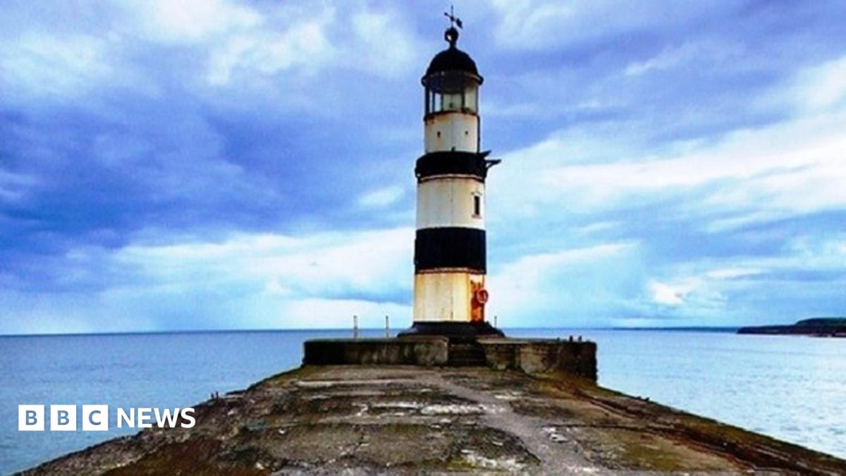 Seaham Harbour's £3.4m pier restoration set to start - BBC News
