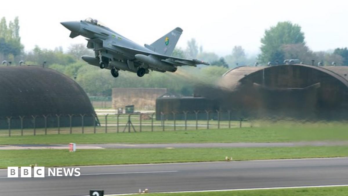 UK 'battle group' to take part in exercises in Poland - BBC News