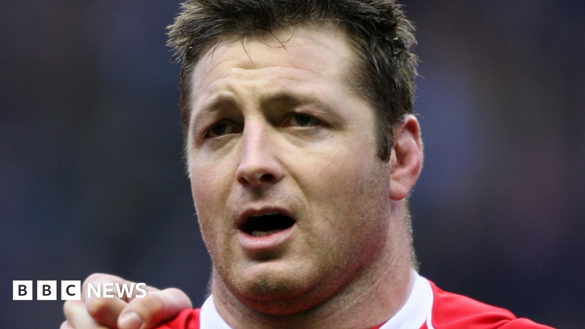 Ian Gough found guilty of assaulting model Sophia Cahill - BBC News