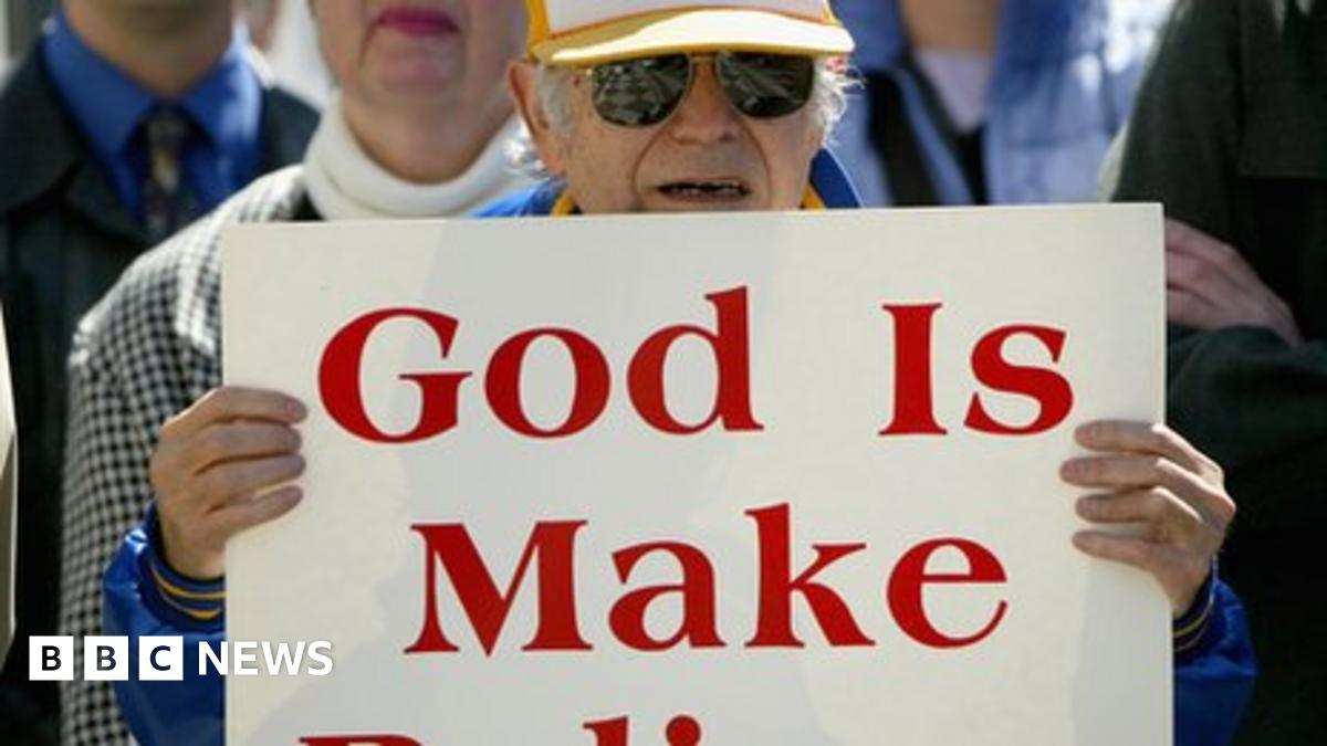 The stigma of being an atheist in the US - BBC News