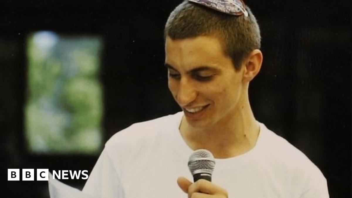 Gaza conflict: Missing Israeli soldier Hadar Goldin 'dead' - BBC News