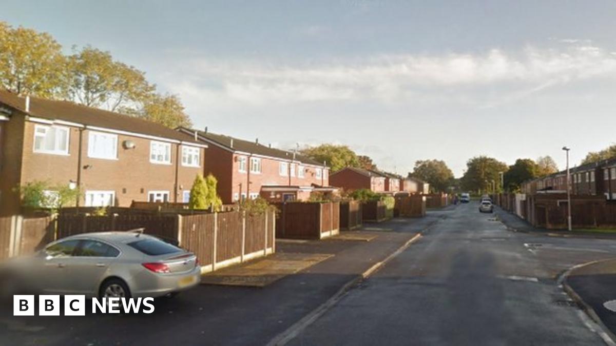 Man shot in hand in West Derby 'targeted' attack - BBC News
