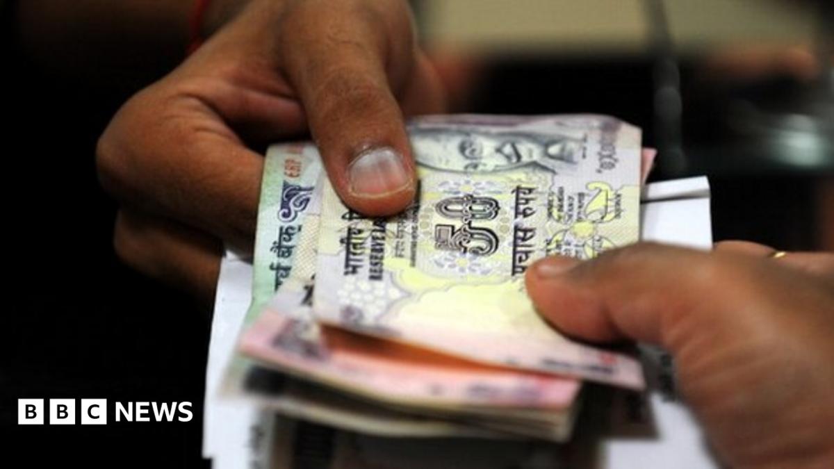 India bank chief arrested over bribery - BBC News