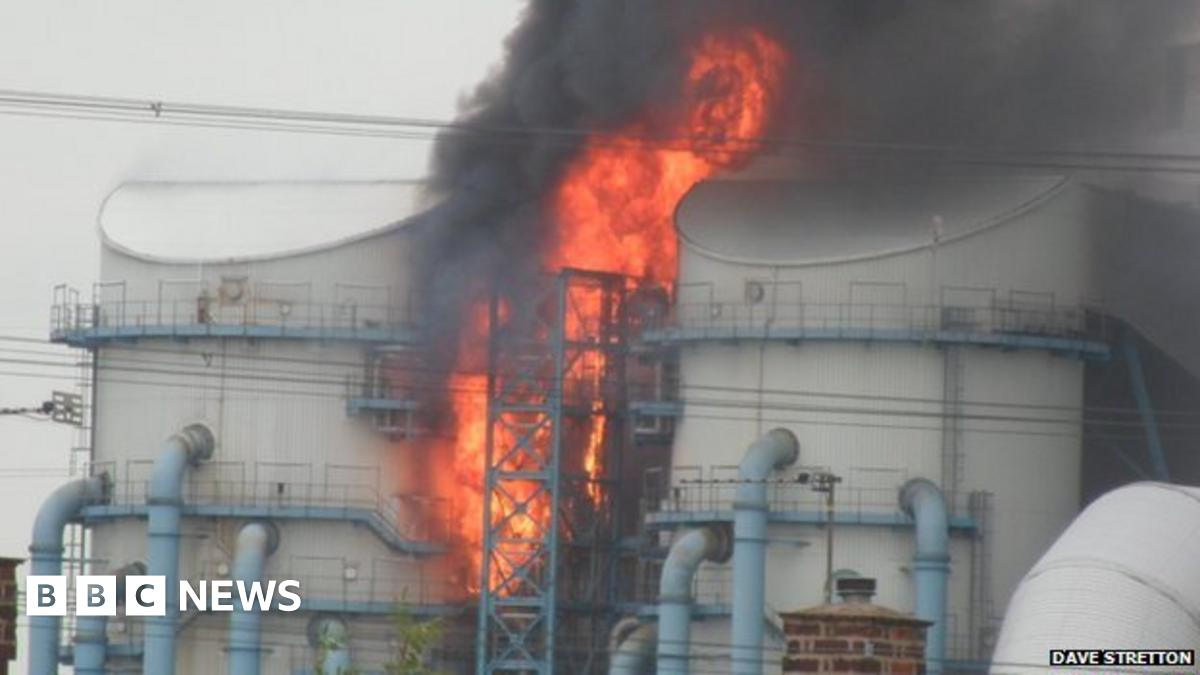 Ferrybridge power station: Fire crews leave site after four days - BBC News