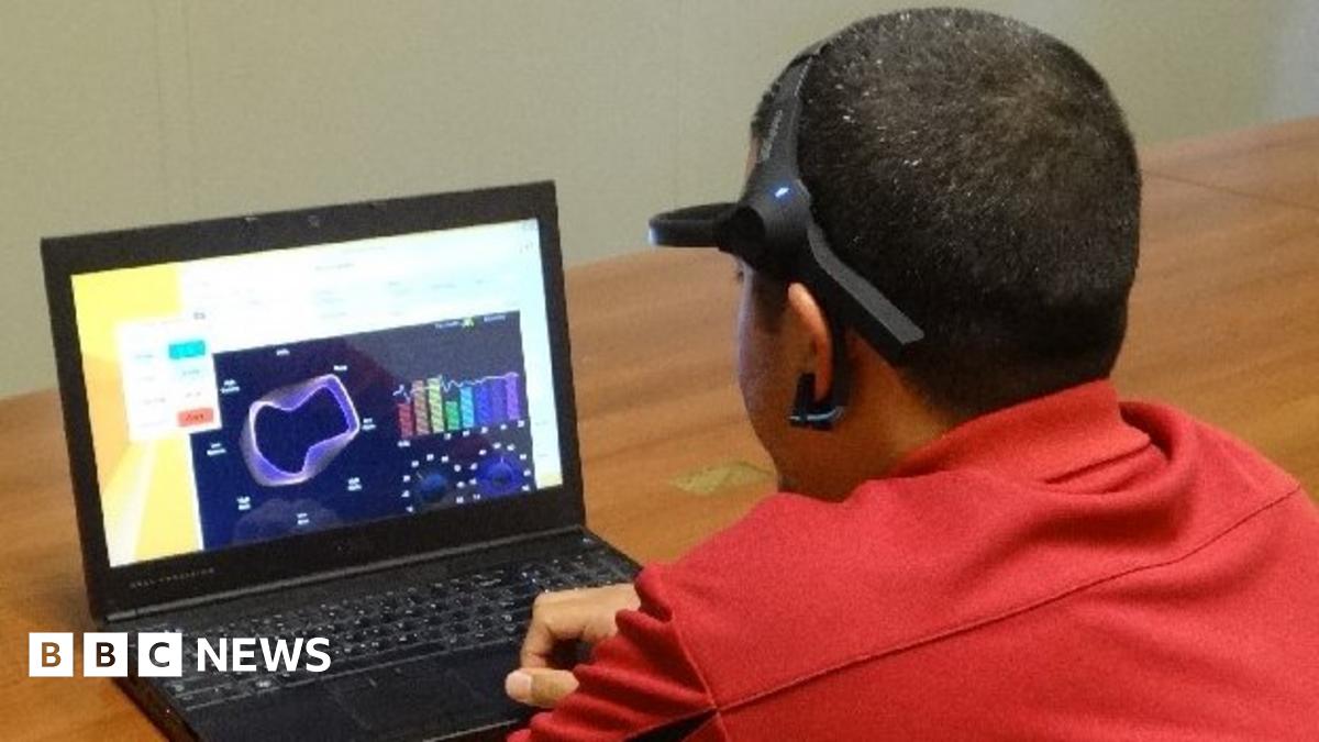 Dell develops mood-reading tech for the office and play - BBC News