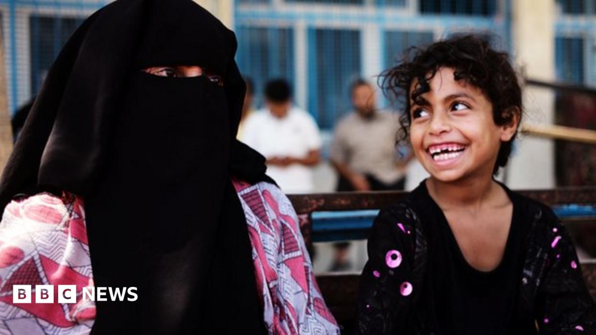 In pictures: Faces from Gaza - BBC News