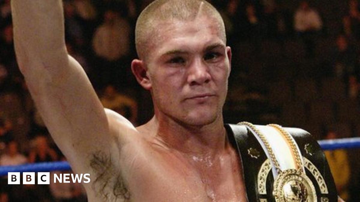Jamie Moore: Former boxing champion shot twice - BBC News