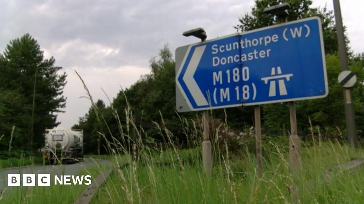Delays warning over M180 motorway works in North Lincolnshire - BBC News