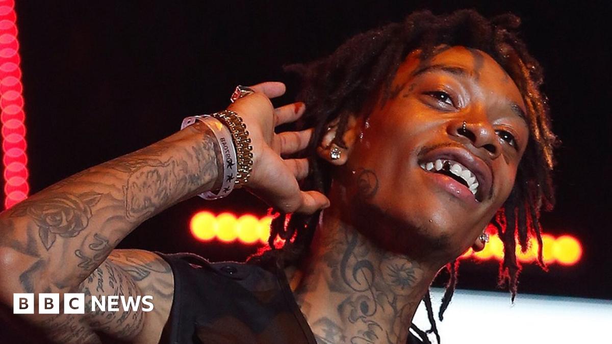 Warrant out for Wiz Khalifa's arrest over marijuana charge - BBC News