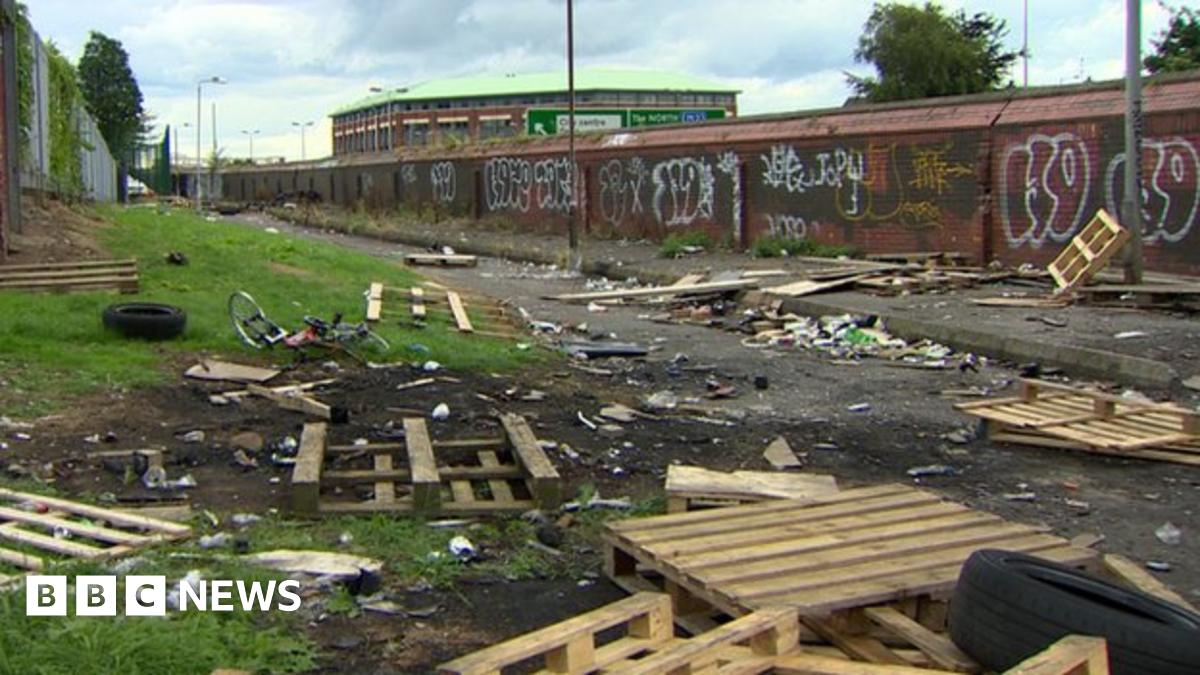 Council defends role in removal of bonfire material - BBC News