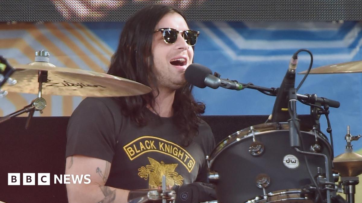 Kings of Leon drummer injured in tour bus accident - BBC News