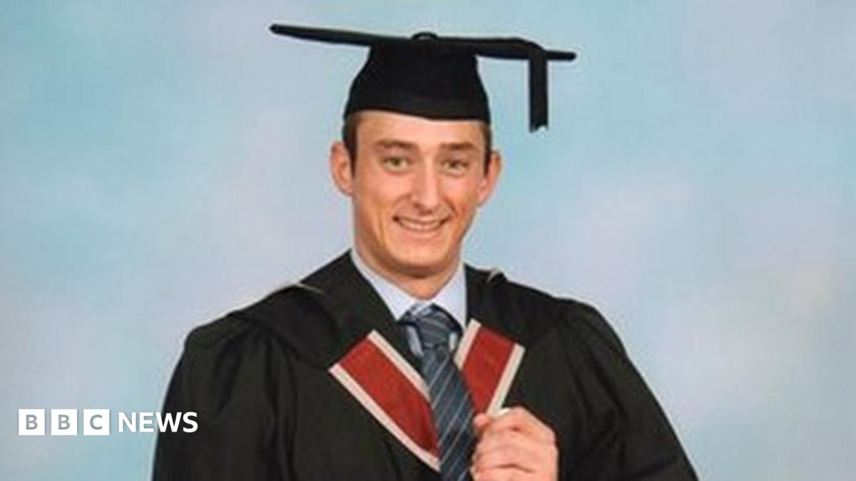 Joshua Hobbins: Tributes to M4 crash death man - BBC News