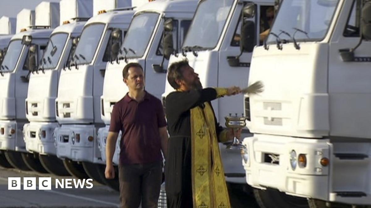 Ukraine conflict: Russian aid or Trojan Horse? - BBC News