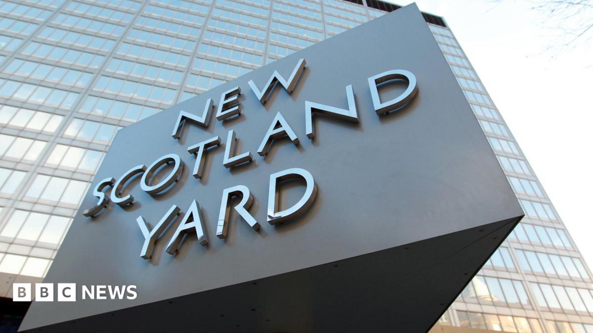 Sun crime reporter Anthony France faces misconduct charge - BBC News