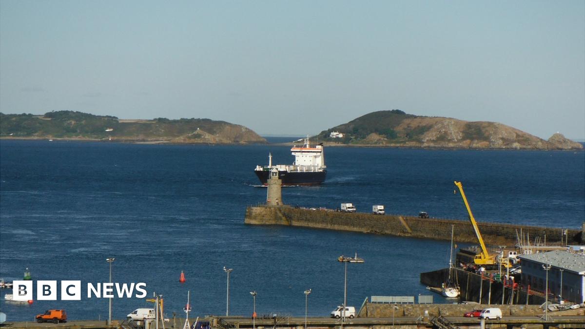 Channel Islands freight vessel returns to service - BBC News
