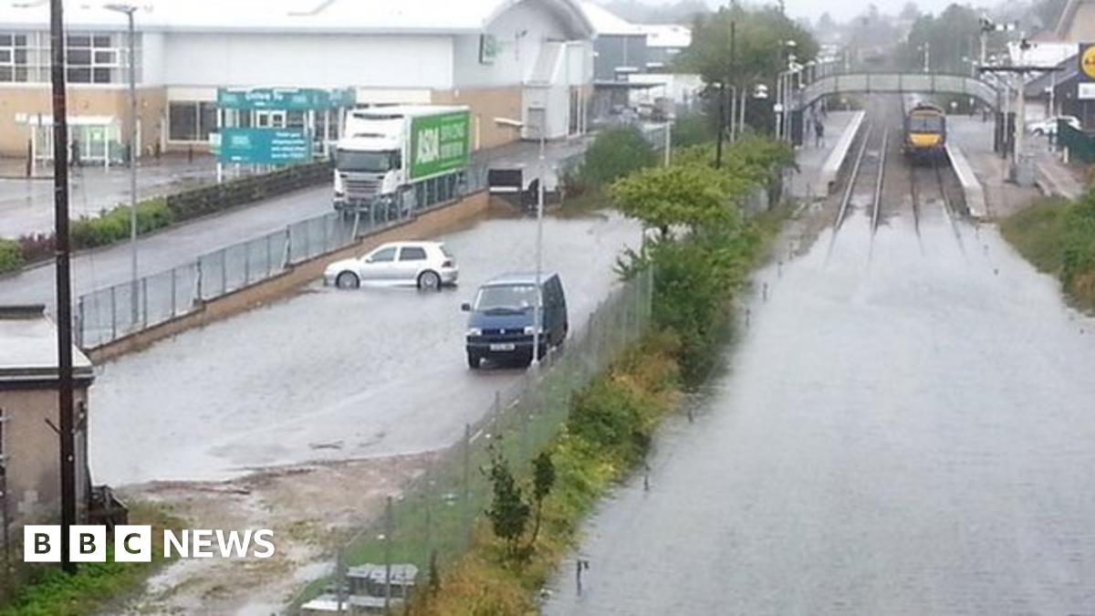 Elgin flood alleviation scheme officially opened - BBC News