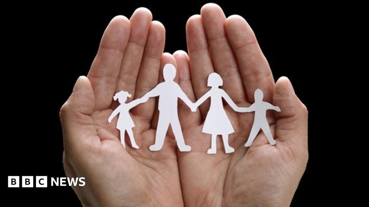 When childless isn't a choice - BBC News